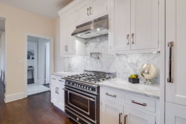 3cm Super White Quartzite Kitchen1 – Colossus Granite & Marble Inc.